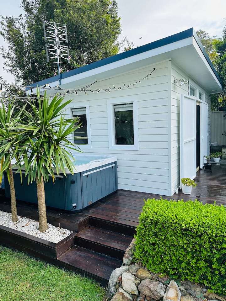 Garden Studio With Outdoor Hot Spa In Bateau Bay - Avoca Beach