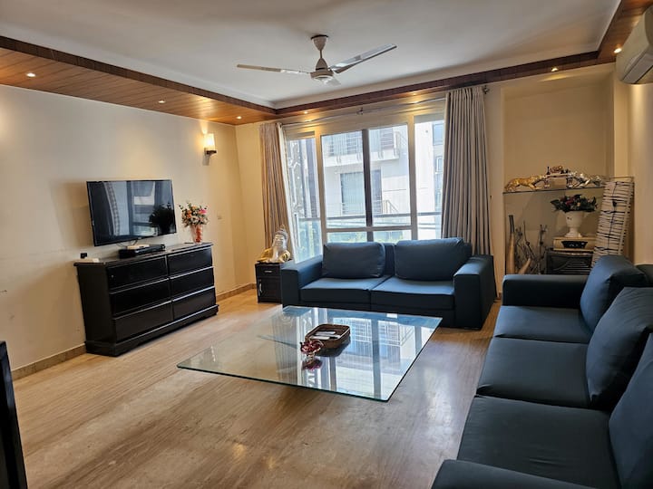 Sts: Grand Luxuriant-gk1-parking-4bhk-wi Fi-tv - New Delhi