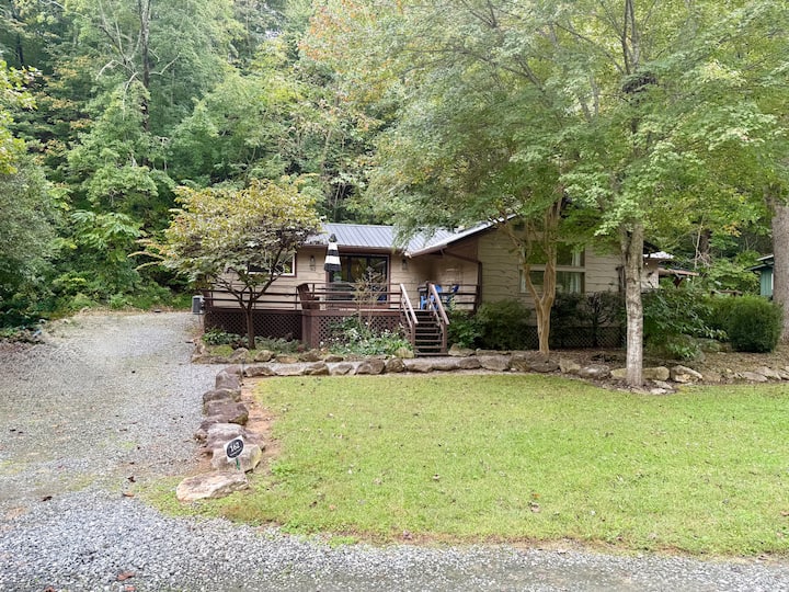 Relax & Reconnect At Lake Lure - Affordable Rental - Chimney Rock, NC