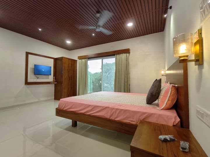 Private Room In Mahableshwar With Forest View R3 - Mahabaleshwar