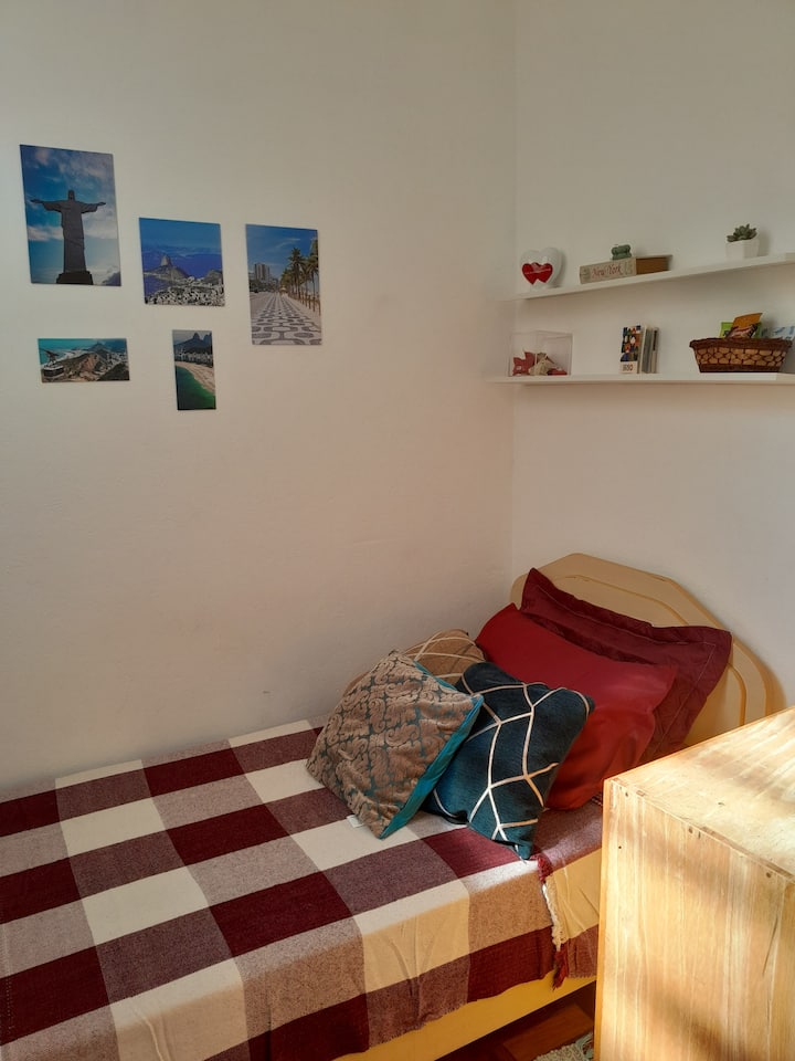 Quarto Com Banheiro (Pequeno!) - Ipanema