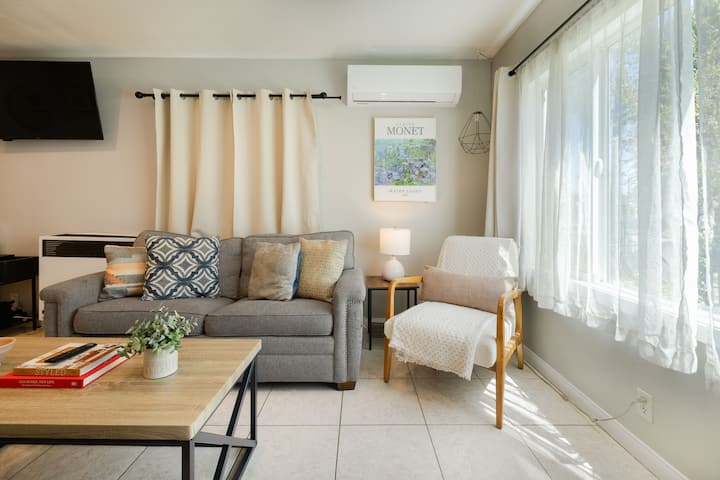 ✹ Beautiful Downtown Riverside Apt ✹ - Bloomington, CA