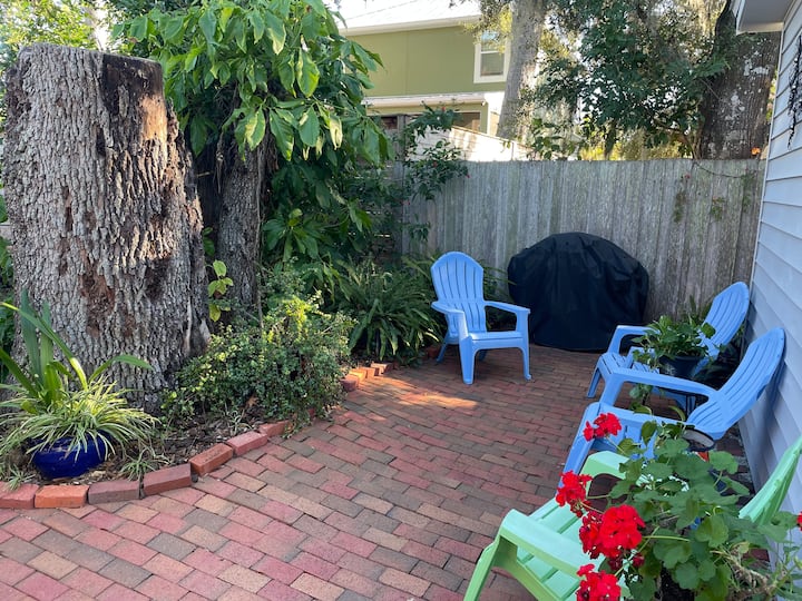 Adorable Studio Close To Siesta Beach! - Siesta Key, FL