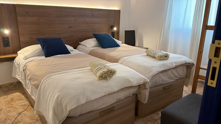 Quiet And Lovely Room For Long Acomodation - Granada