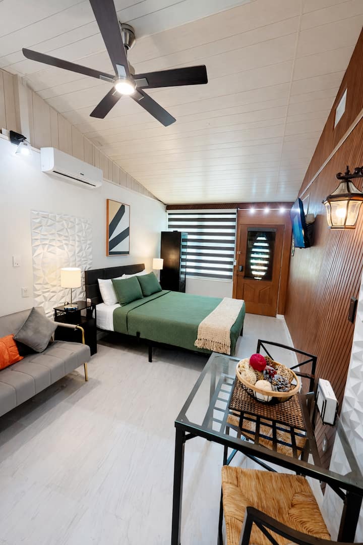 Private Studio Near Universal, Disney & Shopping! - Orlando, FL
