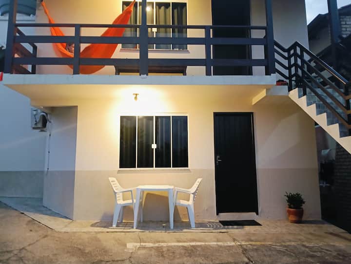 Ap. 1 Qto Uma  Cama , Banheiro E Coz, Tv, Ar  ,Wi - Florianópolis