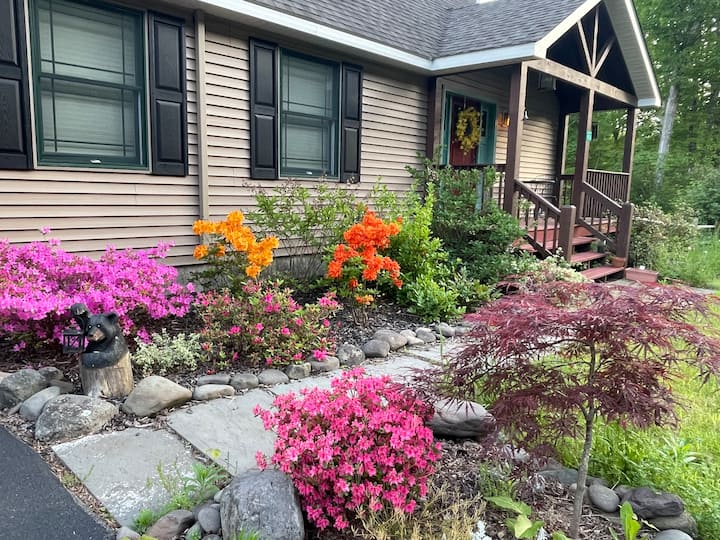 Rock Garden Haus - 4 Streamside Acres - Phoenicia, NY