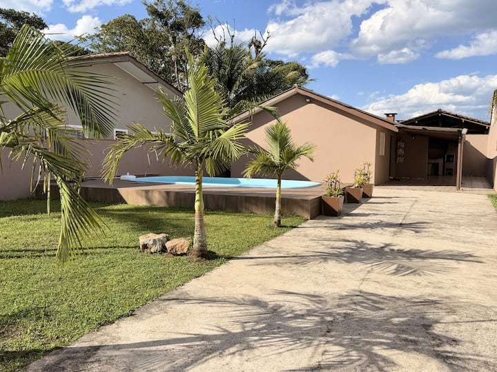 Casa Com Piscina Em Guaratuba Para Até 12 Pessoas - Guaratuba
