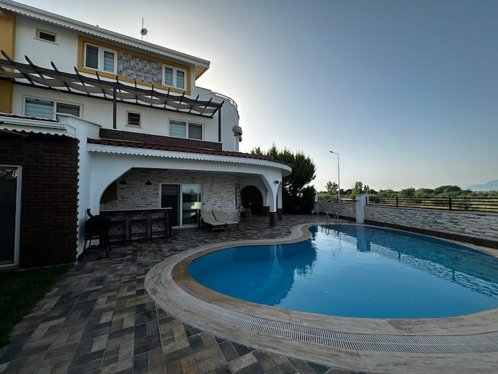 Belek Vi̇lla Ri̇ver Port - Turkey