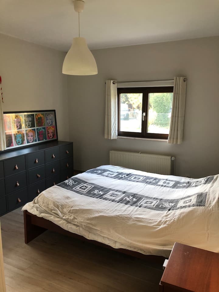 Une Chambre Chez Nous Et Salle De Bain Privative. - Jodoigne