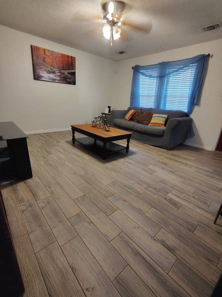 Charming, Convenience And Cozy - Midland, TX
