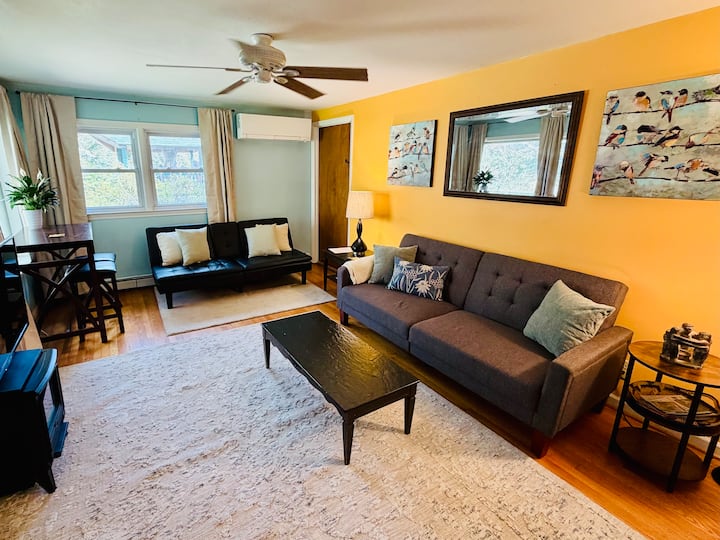 Cozy & Private Cottage- 2 Miles N. Of Downtown - Asheville, NC