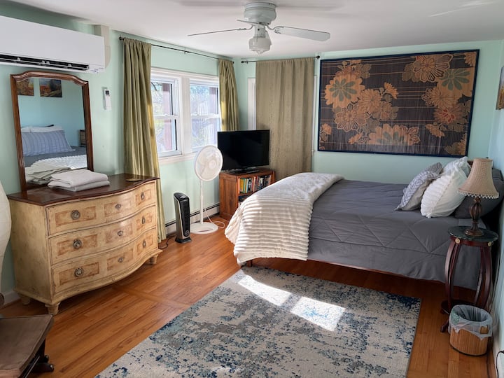 Cozy & Private Cottage- 2 Miles N. Of Downtown - Asheville, NC