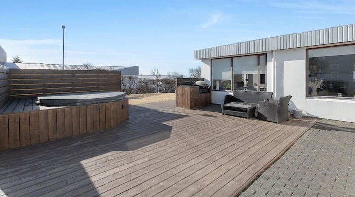 Beautiful Home For The Solar Eclipse - Reykjavik