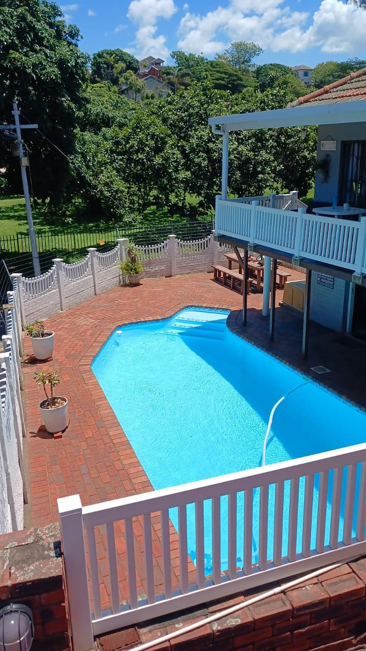 3 B/r Home, Wi-fi, Netflix, 2xw/stations, Umbilo - Durban