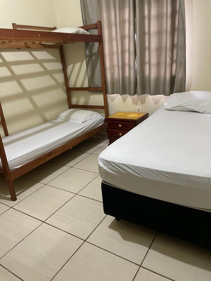 3 Aptos No Mesmo Andar. Perfeito Para Grupos - Betim