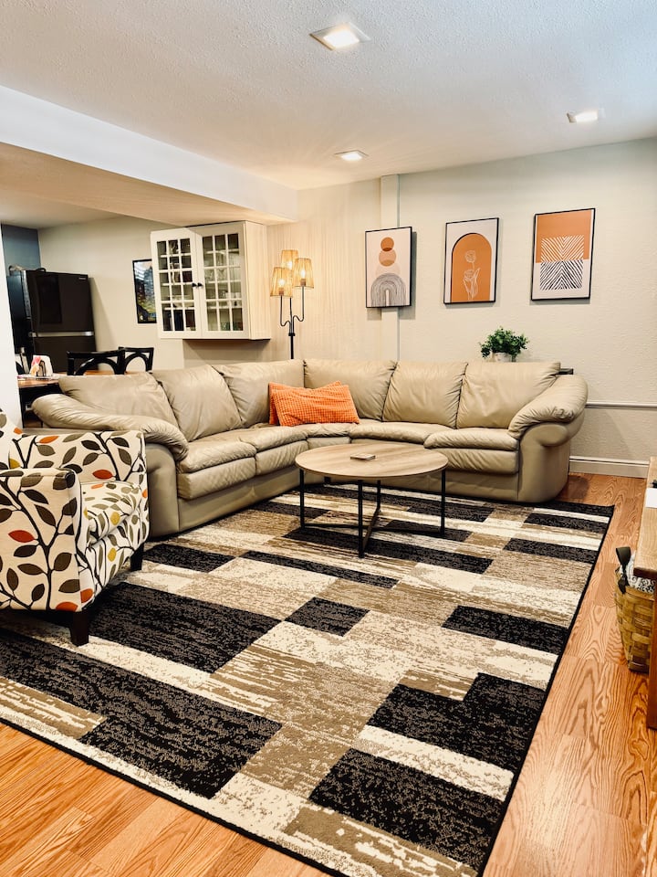 West-side Spacious 1 Bdrm - Manitou Springs, CO