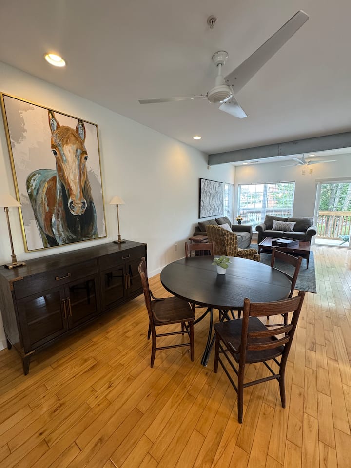 The Kentuckian/ Walk To Rupp - Lexington, KY