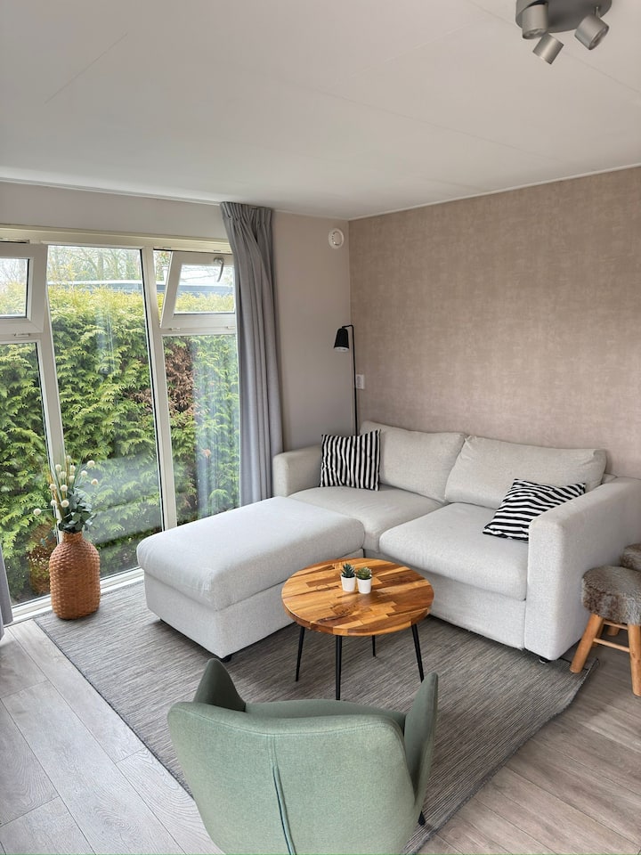 Peaceful Chalet Incl. Bikes & Parking @Forest Area - Putten