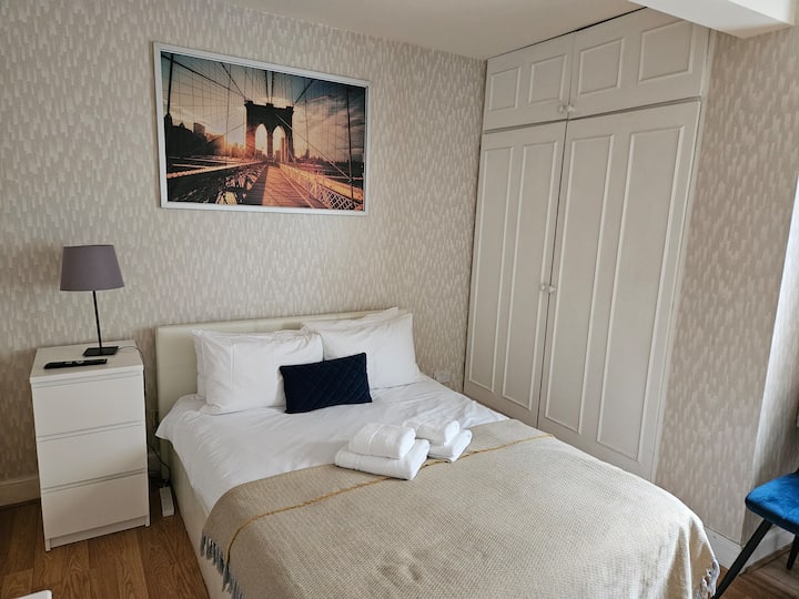 Lovely Studio Room In South Kensington - London, UK