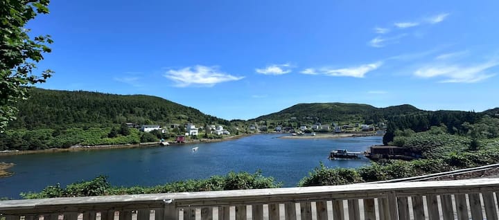 Bay View Cottage • No Cleaning Fee • Burin - Marystown