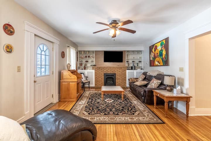 The Paradise House Steps From The Heart Of Hertel - Buffalo, NY