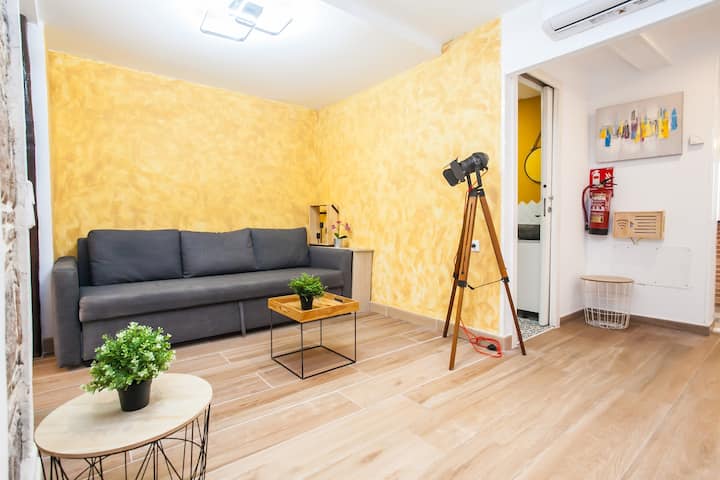 Plaza Mayor, La Latina & El Rastro: Spacious 10pax - Madrid