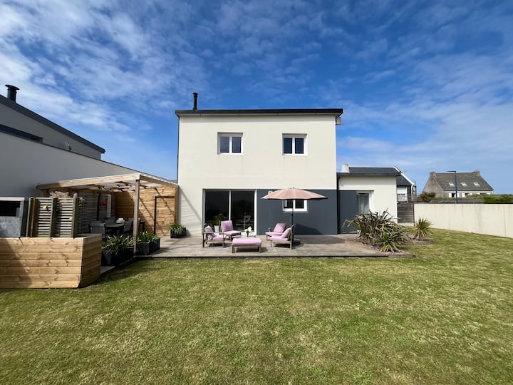 Maison Bord De Mer, Les Pieds Dans Le Sable. - Cléder