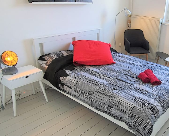 W2 - Nice Room In The Middle Of Bonn Altstadt - Bonn