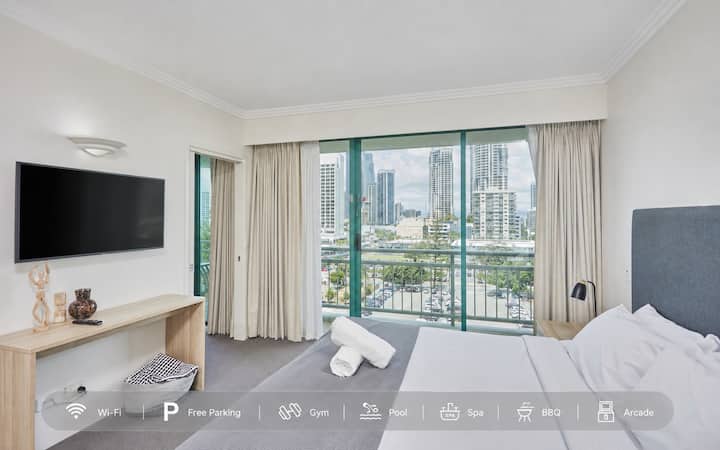 Cozy 1br Resort Apt | 3min Walk To Beach + Parking - Gold Coast