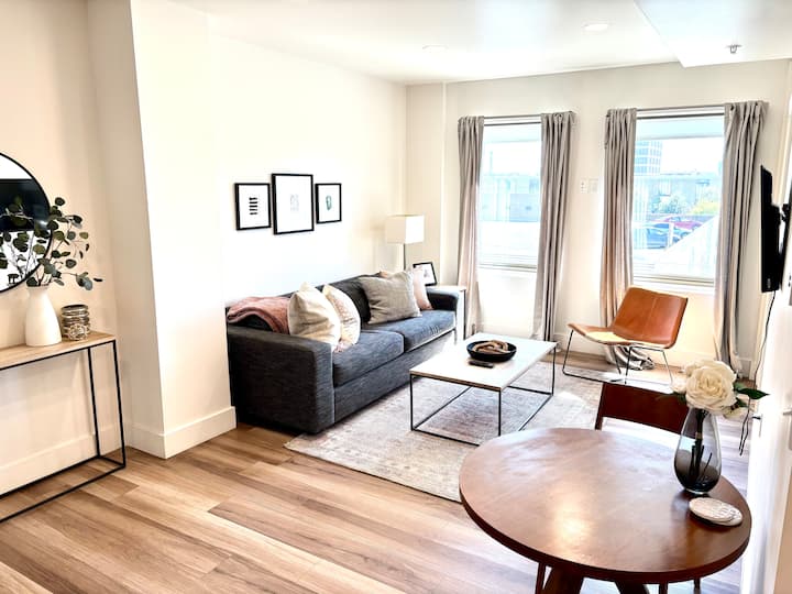 Location, Location, Location Cozy Modern Apt W/gym - Yahola Lake, OK