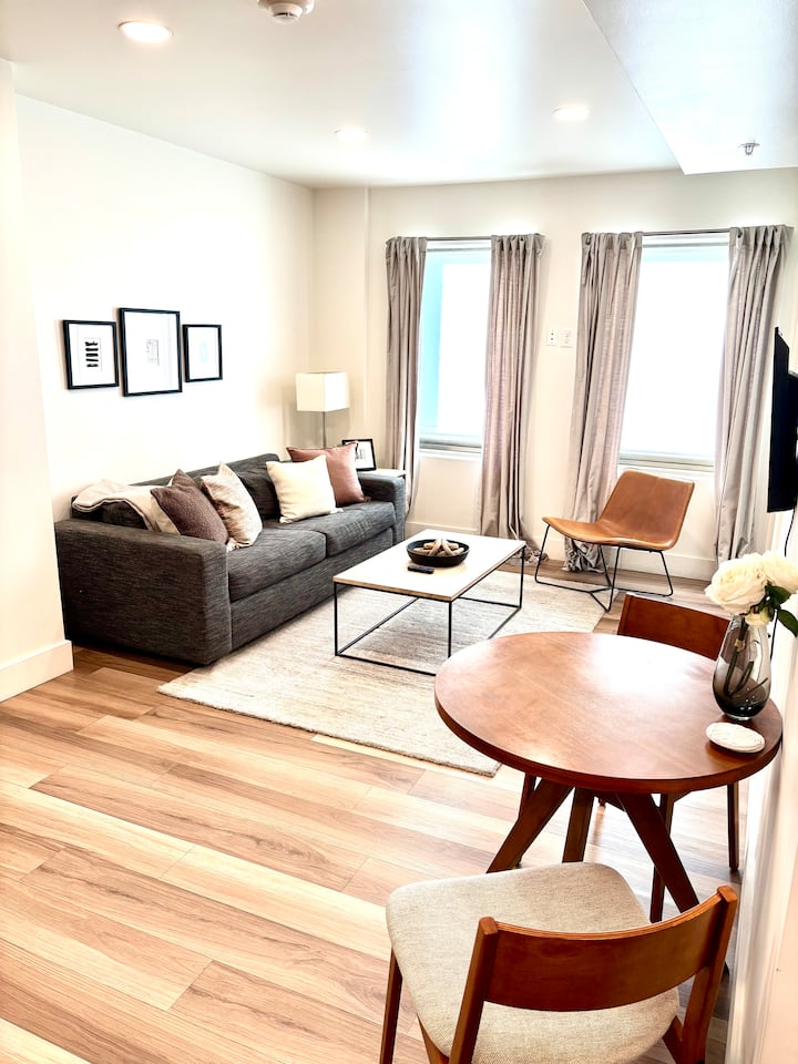 Location, Location, Location Cozy Modern Apt W/gym - Tulsa, OK