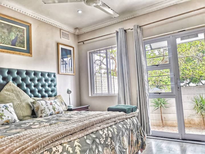Peacock. Direct Room Access. Near Coast. Aircon. - Durban