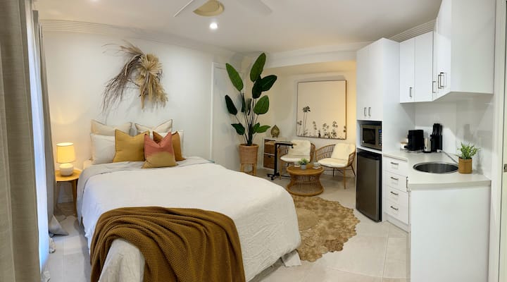 🌴Monaco Suite 1 New Luxurious Self Sustain Suite - Gold Coast