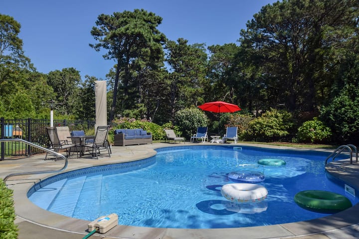 Beautiful Spacious Family Retreat W/ Pool! - Brewster, MA