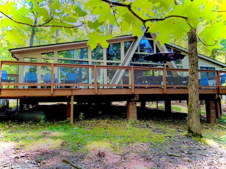 Family Favorite- Hot Tub, Mini-golf & More! - Innsbrook, MO