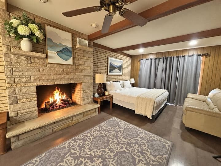 Sleeps 20+: 9 Bdrms 5 Bths Multiple Family Reunion - Waukegan, IL