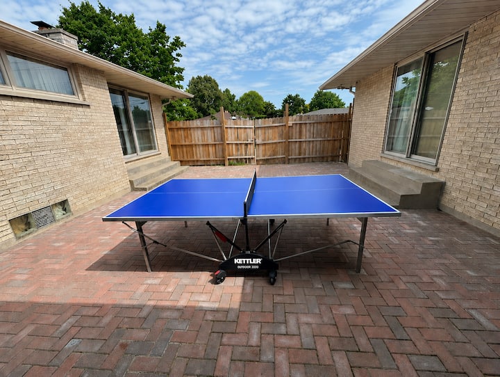 Sleeps 16+: 6 Bdrms 5 Baths Multiple Families - Waukegan, IL