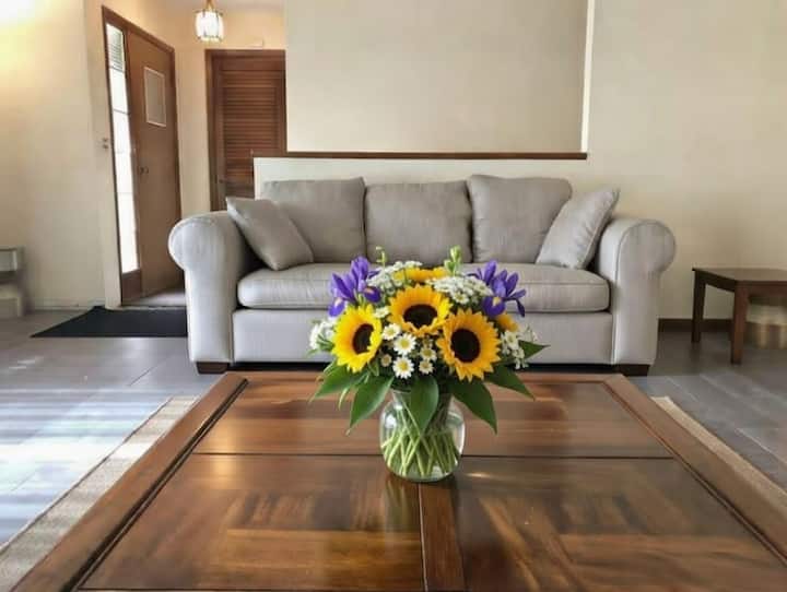 Spacious 5 Beds 2.5 Baths Navy 6 Flags - Waukegan, IL