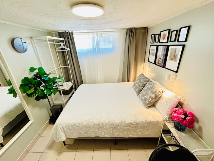 Cozy Room | Private Bath | Near Subway|north York - Toronto