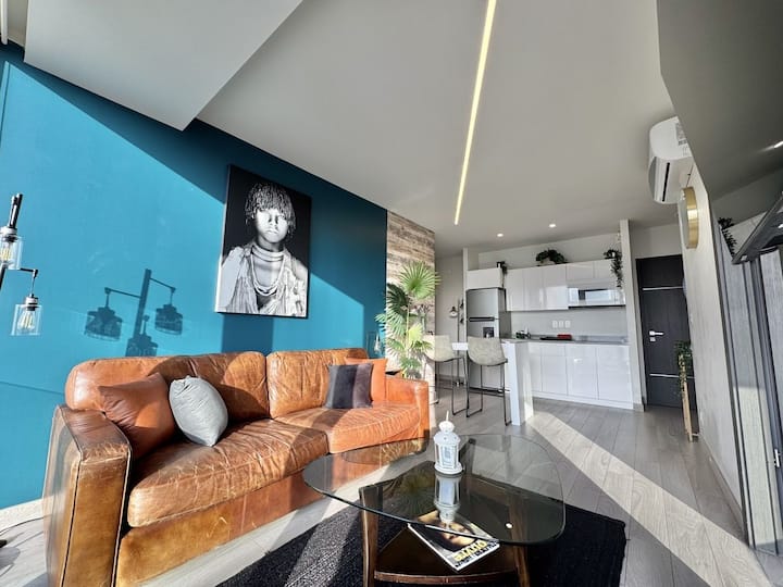 Vibrant Adamant Stay | Scenic Views & Modern Style - Tijuana