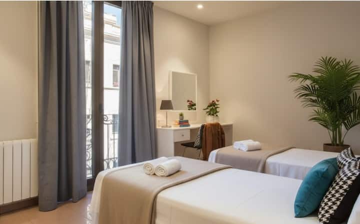 4 Beaux Appartements Groupés Au Born - 