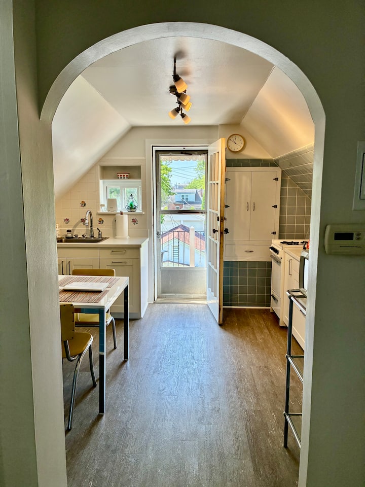 Quiet, Cozy And Safe! Free Laundry And Parking. - St. Louis, MO