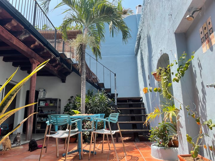 Estudio Dentro De Una Casa Centenaria En El Centro - Cartagena
