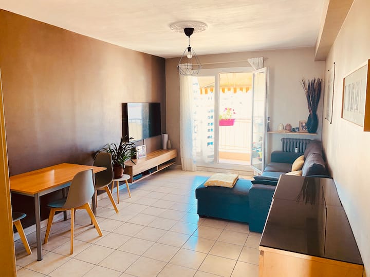 Appartement Spacieux, Lumineux/ 2 Chambres - Nice