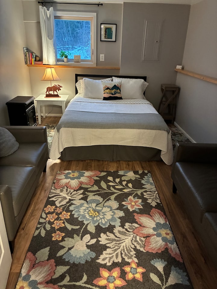 Sunnyside Hideaway - Homer, AK