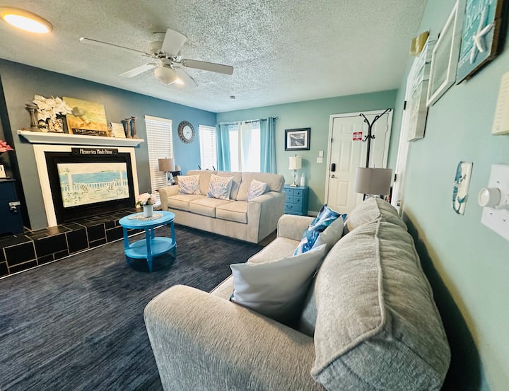 Cozy 2brm Unit• 5 Mins Walk•2 Blocks To The Beach - Myrtle Beach, SC