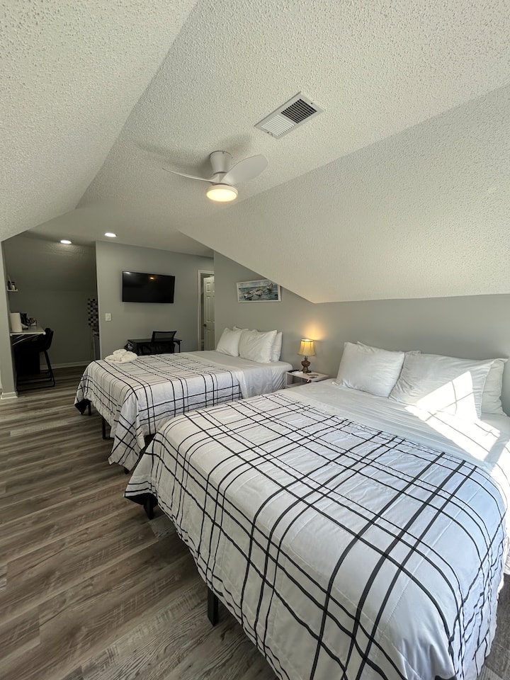Close Mall Of Ga Lovely Bedroom #5 Sunny & Bright - Buford, GA