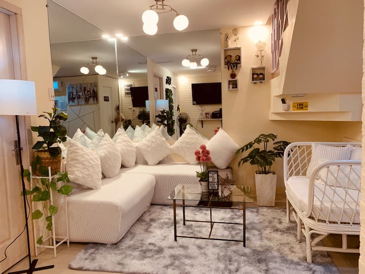 Charming Insta-worthy Home Fully A/c+s.pool+netflx - Angeles