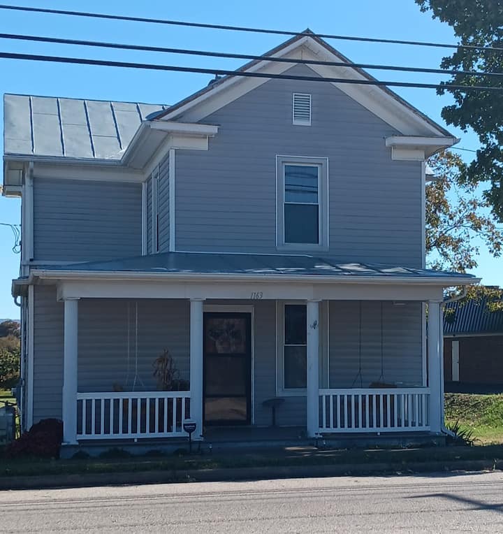 Summerhouse In The Village - Bridgewater, VA